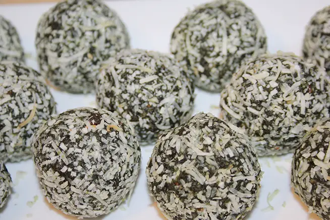Spirulina Balls: The Smart And Sweet Nutritional Snack (Yummy Recipe ...